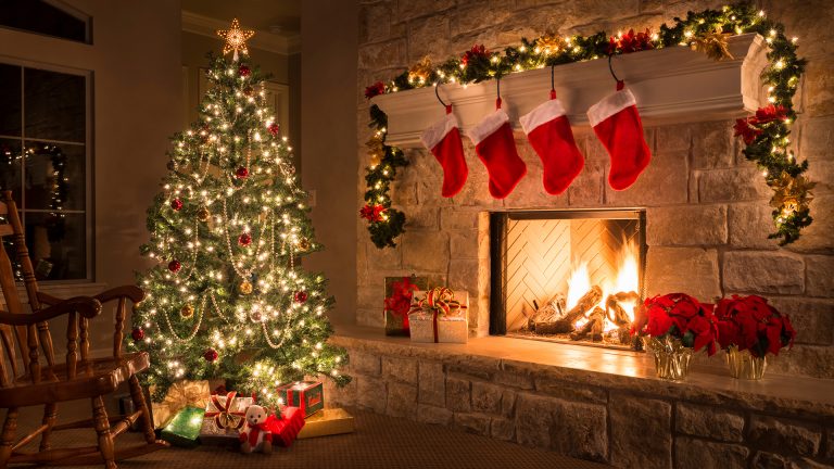 Christmas Tree Desktop Theme for Windows 10 / 11