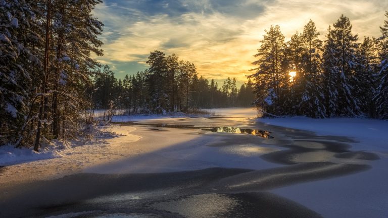 Winter River Desktop Theme for Windows 10 / 11