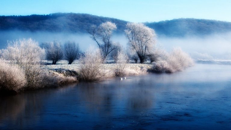 Winter River Desktop Theme for Windows 10 / 11