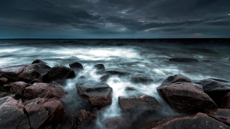 Night Ocean Desktop Theme for Windows 10 / 11