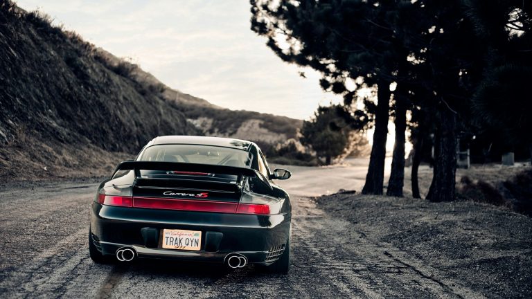 Porsche 911 Desktop Theme for Windows 10 / 11