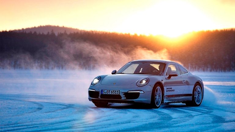 Porsche 911 Desktop Theme for Windows 10 / 11