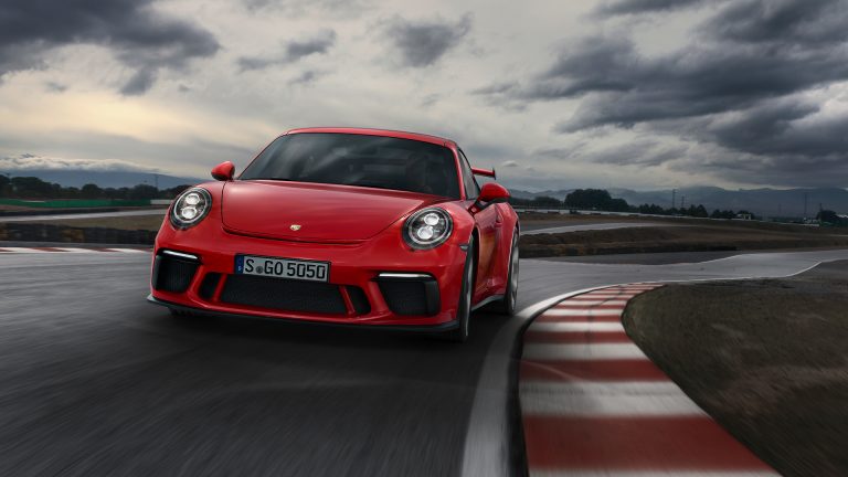 Porsche 911 Desktop Theme for Windows 10 / 11