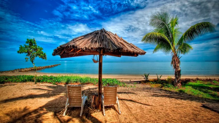 Tropical Beach Theme for Windows 10