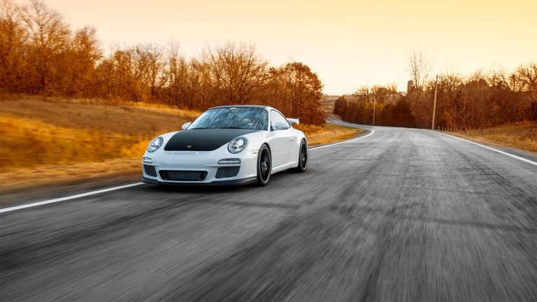 Porsche 911 Desktop Theme for Windows 10 / 11