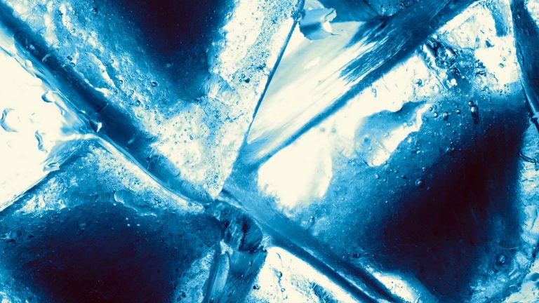 Ice Cubes Desktop Theme for Windows 10 / 11