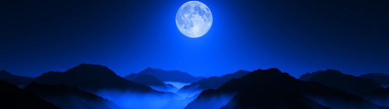 Mountain Dual Monitor Desktop Theme for Windows 10 / 11