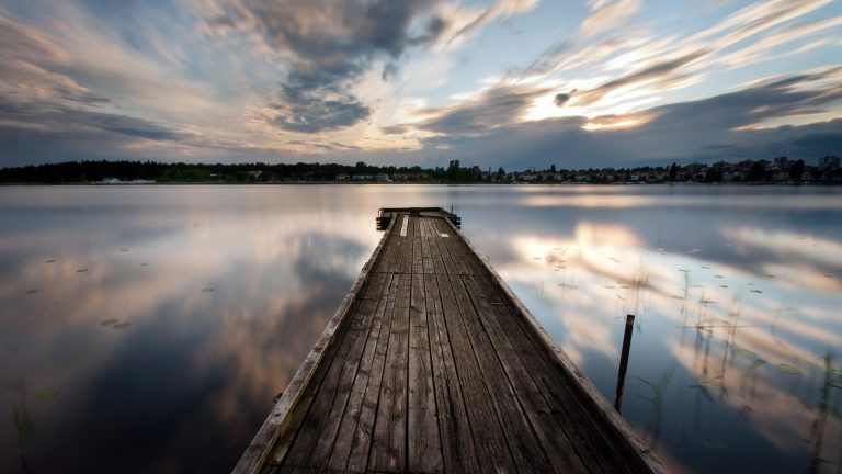 Pier Desktop Theme for Windows 10 / 11