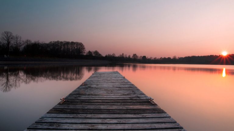 Pier Desktop Theme for Windows 10 / 11